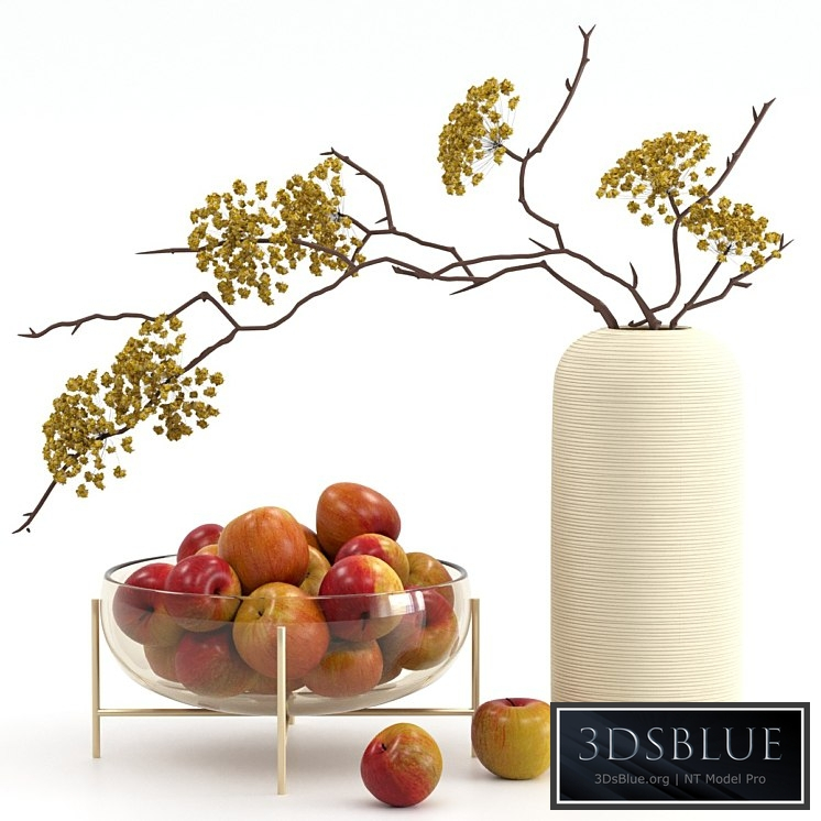 Vase with apples